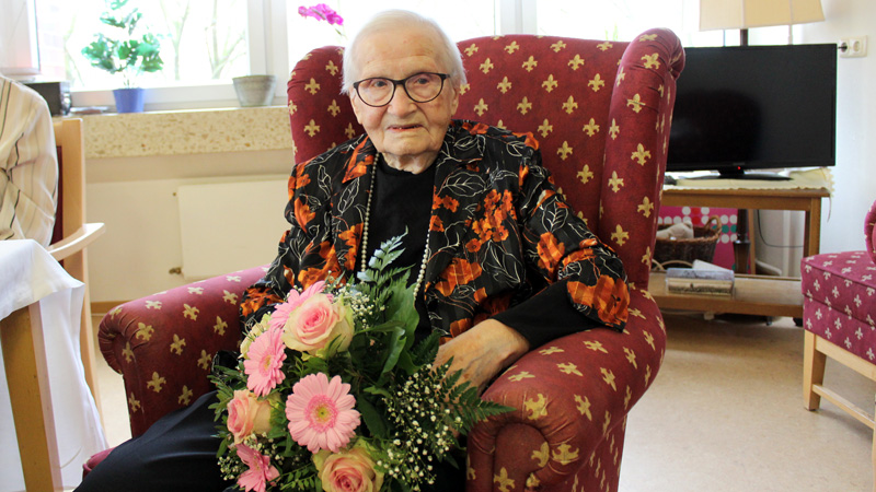 Marie Block feierte ihren 100. Geburtstag - Diakonie Stiftung Salem